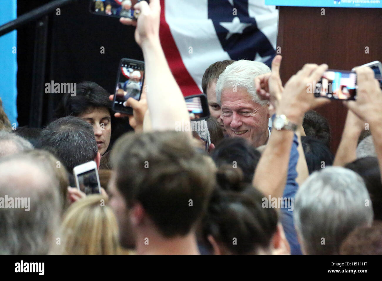 Blue Bell, PA, USA. 18th Oct, 2016. President Bill Clinton pictured ...