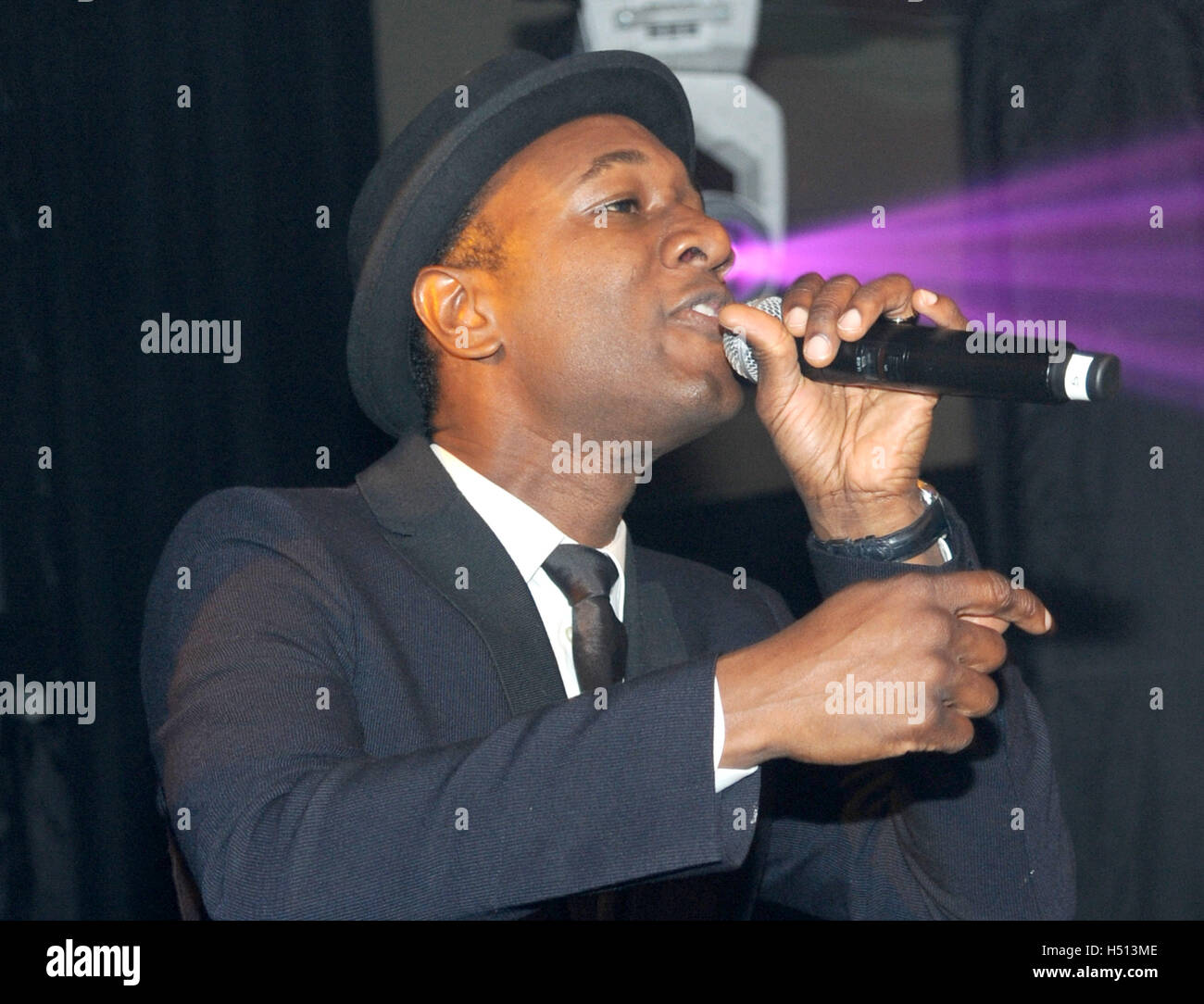 New York, NY, USA. 18th Oct, 2016. Singer Aloe Blacc performa at the ...
