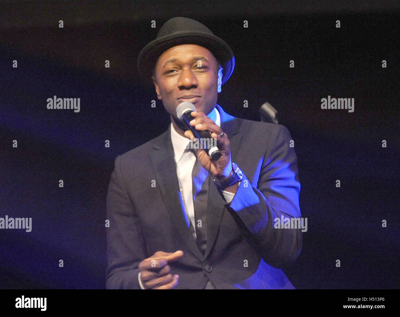 New York, NY, USA. 18th Oct, 2016. Singer Aloe Blacc performa at the ...