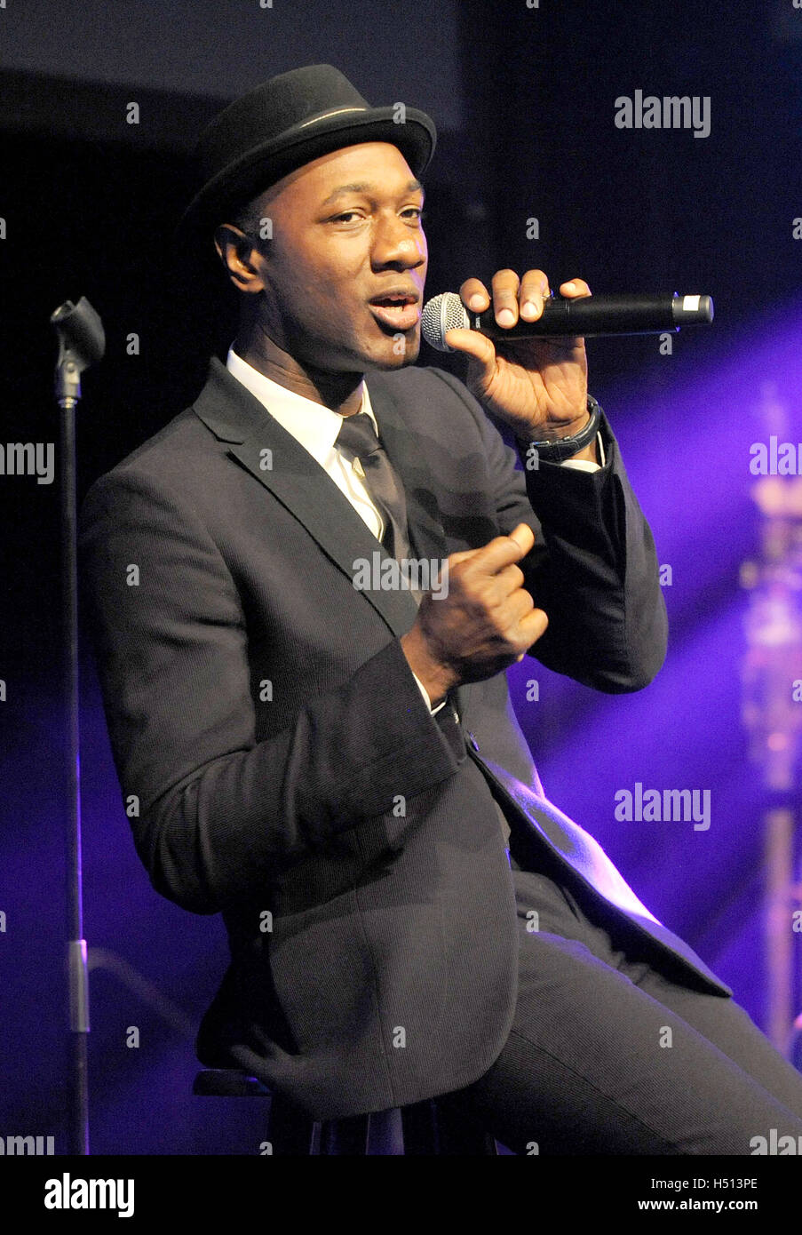 New York, NY, USA. 18th Oct, 2016. Singer Aloe Blacc performa at the ...