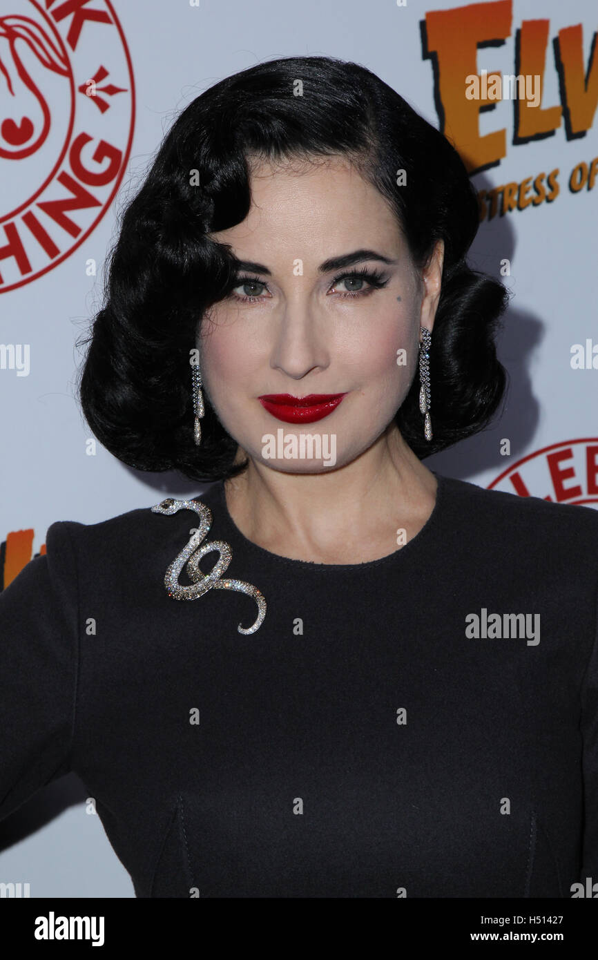 Elvira, Mistress Of The Dark Stock Photos & Elvira, Mistress Of The ...