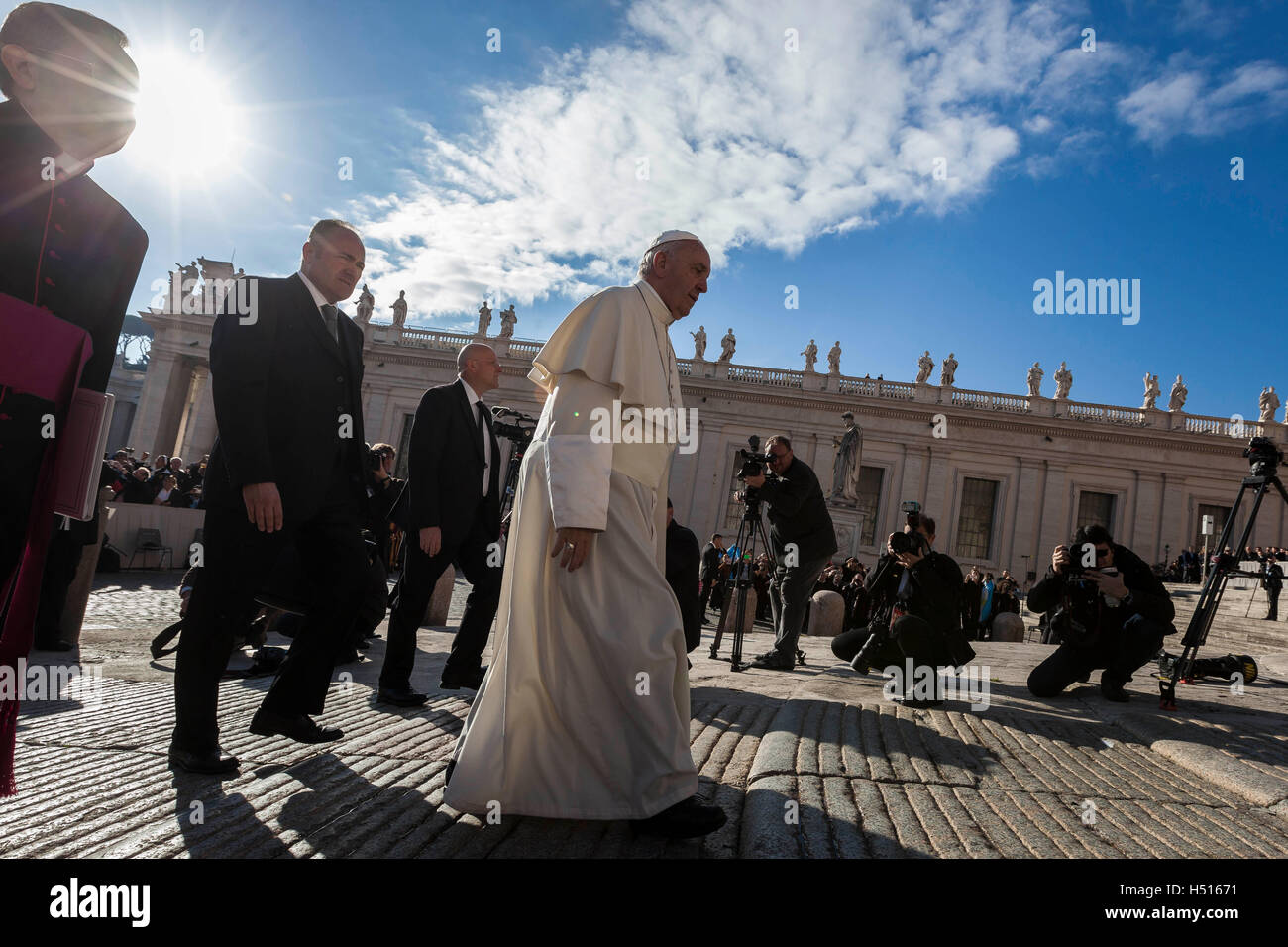 Vatican City, Vatican. 19th October, 2016. Pope Francis arrives to ...