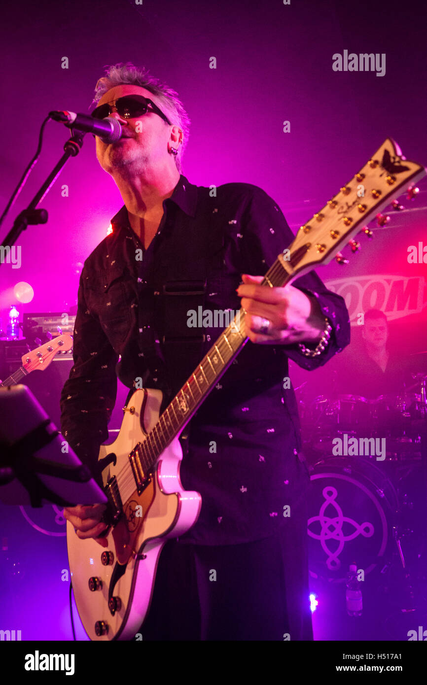 Gothic rock band the mission hi-res stock photography and images - Alamy