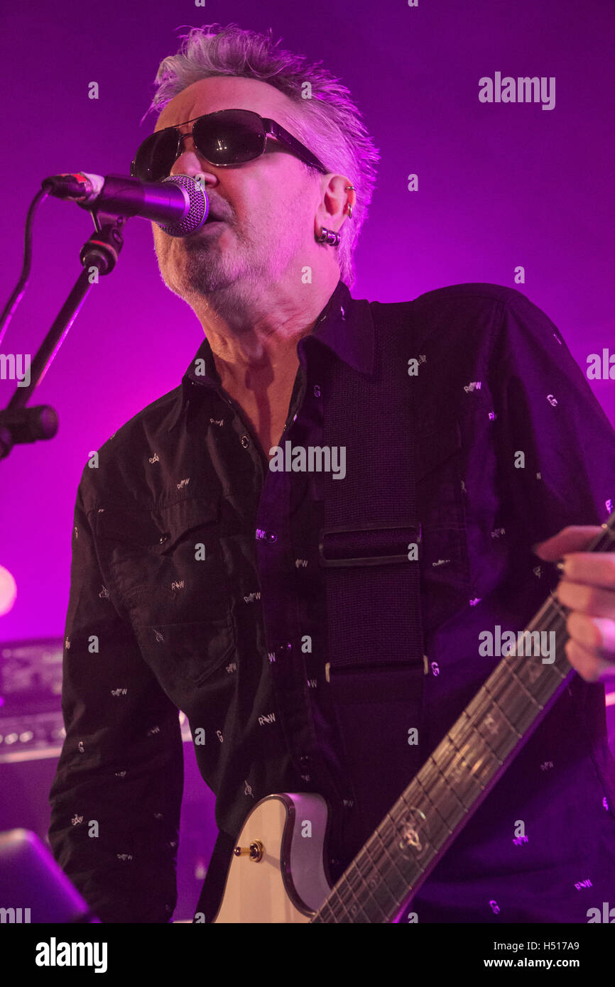 Gothic rock band the mission hi-res stock photography and images - Alamy