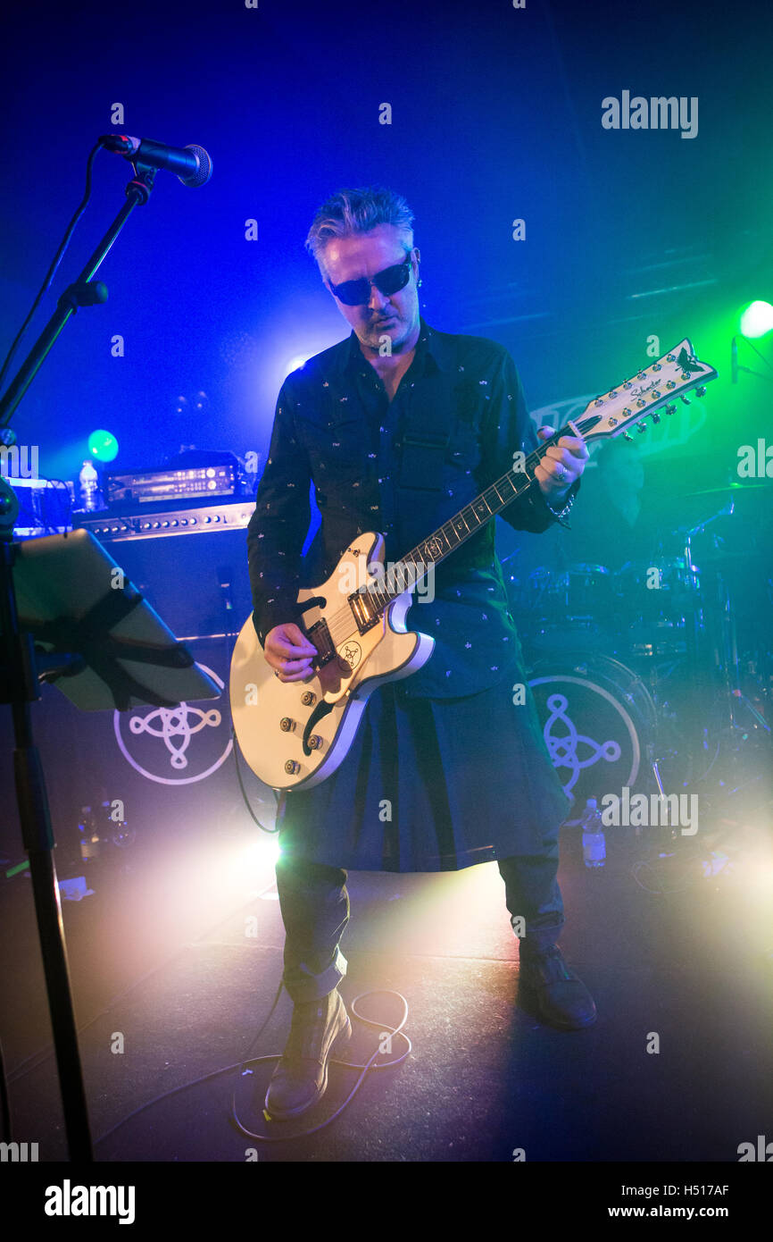 Gothic rock band the mission hi-res stock photography and images - Alamy