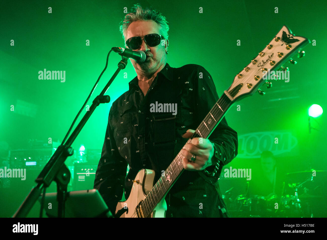 Gothic rock band the mission hi-res stock photography and images - Alamy