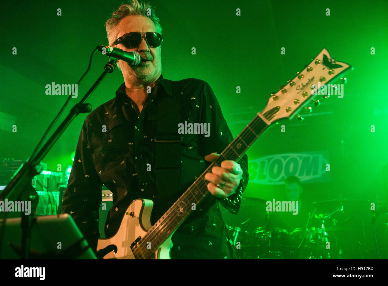 Gothic rock band the mission hi-res stock photography and images - Alamy
