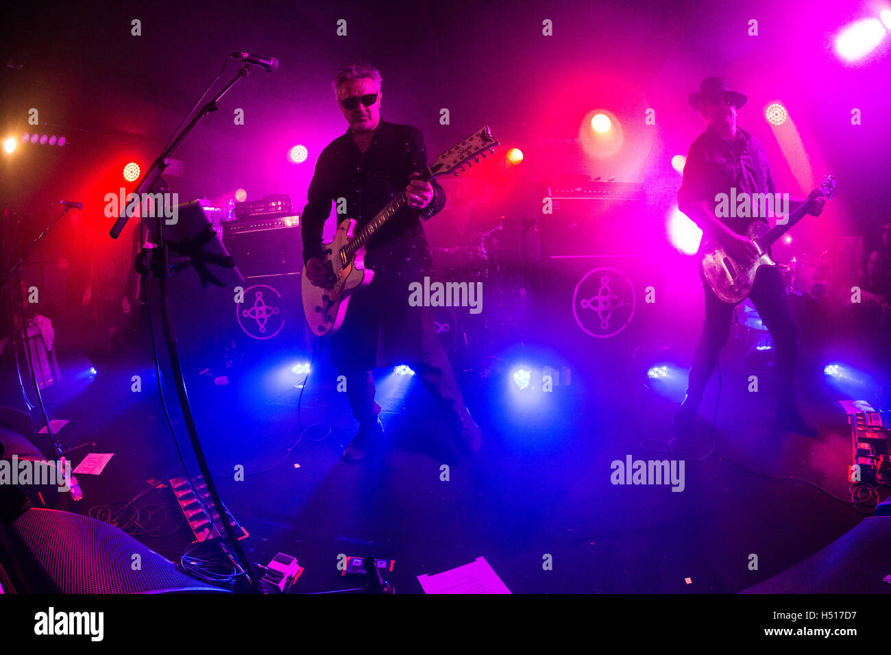 Gothic rock band the mission hi-res stock photography and images - Alamy