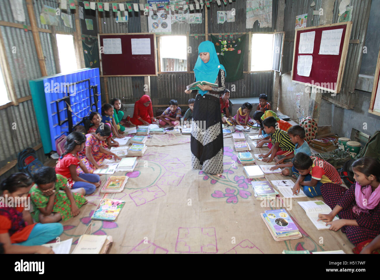 Dhaka, Bangladesh. 19th Oct, 2016. Bangladeshi students attend at a ...