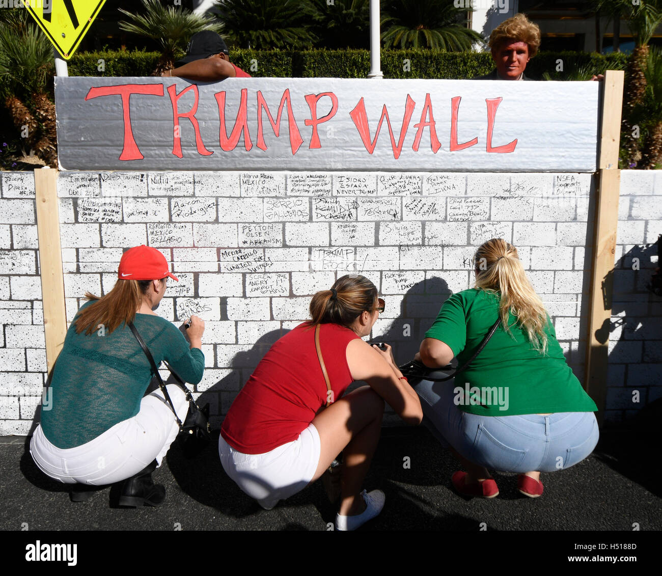 Lv32 hi-res stock photography and images - Alamy