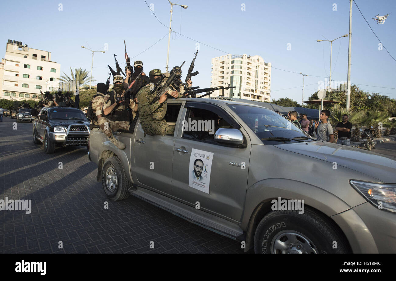 Gaza City, The Gaza Strip, Palestine. 19th Oct, 2016. Masked Islamic ...