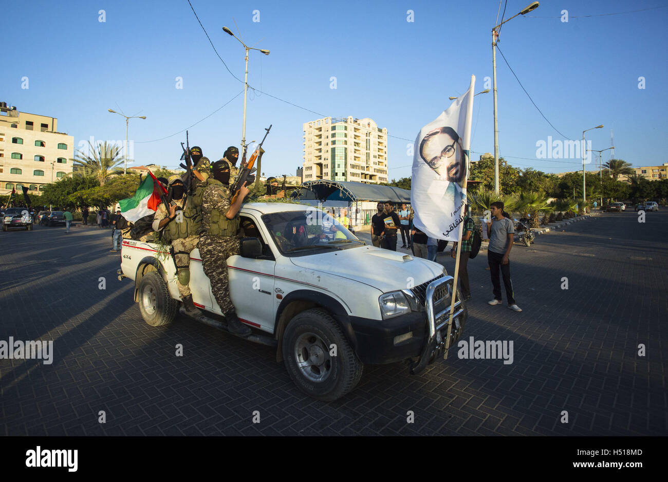 Gaza City, The Gaza Strip, Palestine. 19th Oct, 2016. Masked Islamic ...
