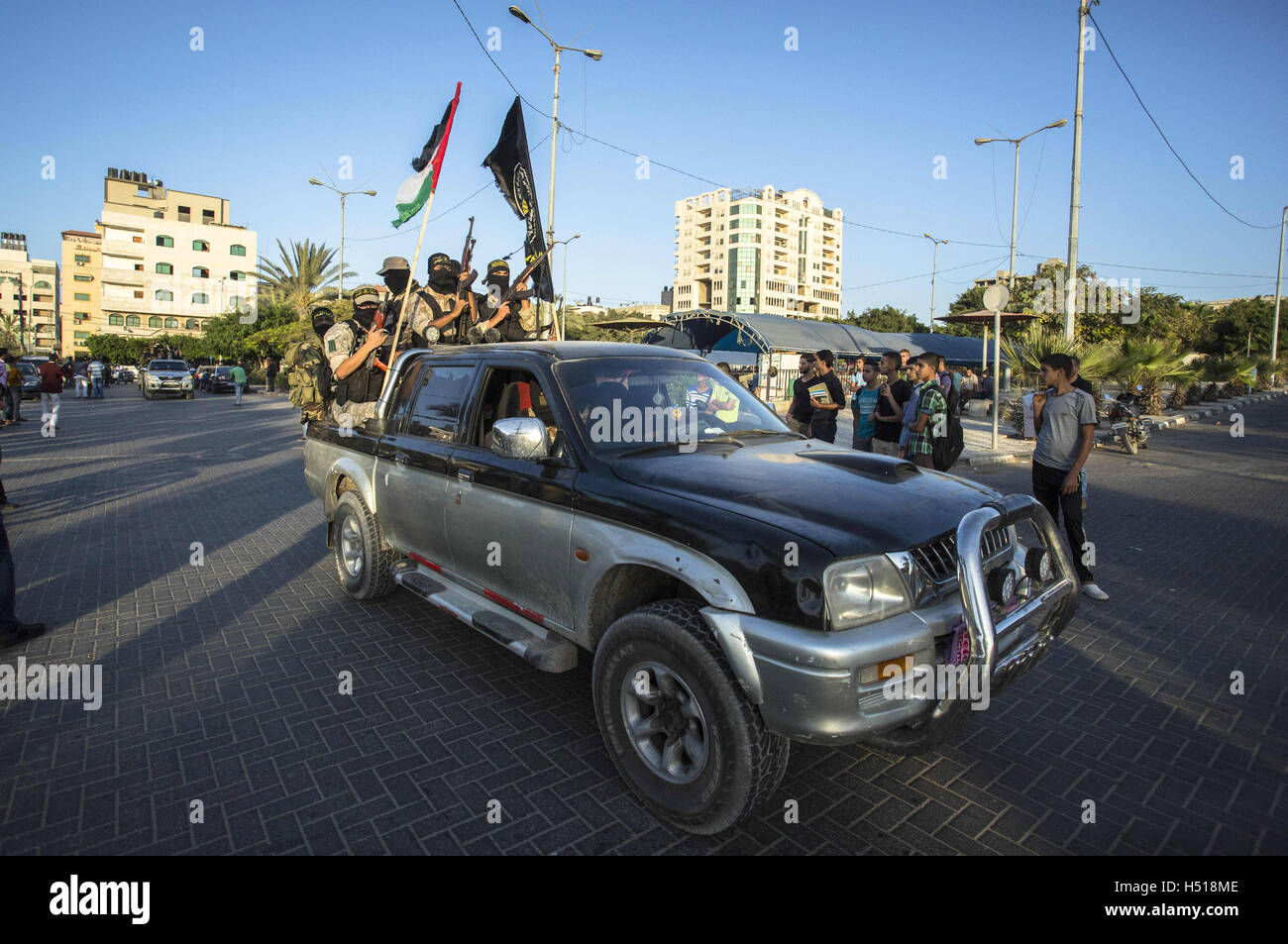 Gaza City, The Gaza Strip, Palestine. 19th Oct, 2016. Masked Islamic ...