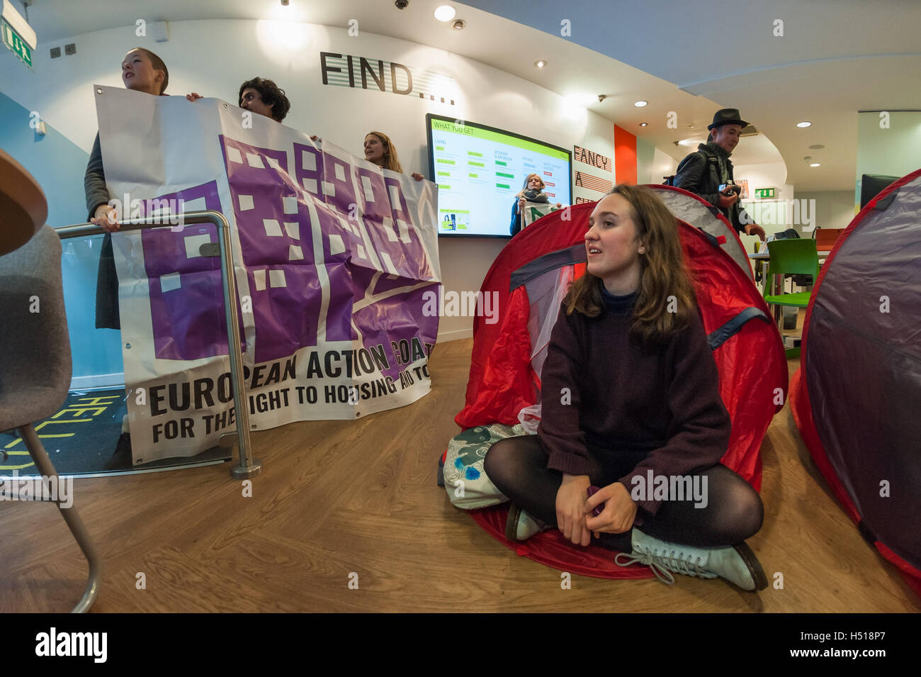 London, UK. 19th October 2016. Students with tents and banners in the ...