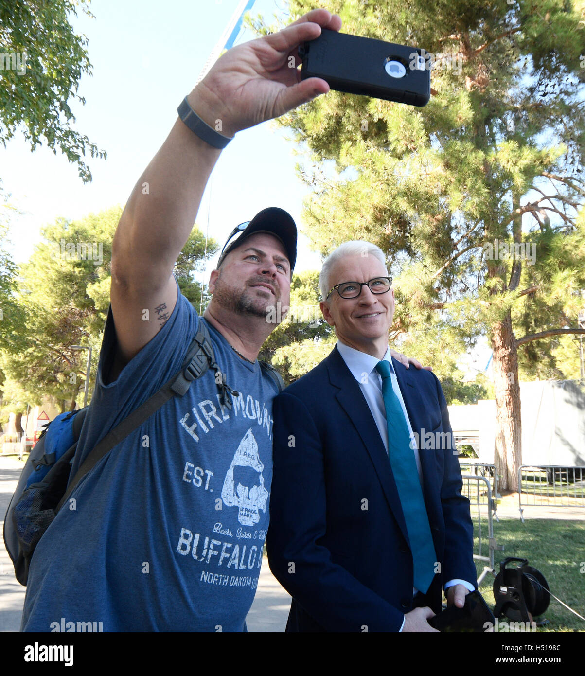 Las Vegas, Nevada, USA. 19th Oct, 2016. CNN reporter ANDERSON COOPER (R ...