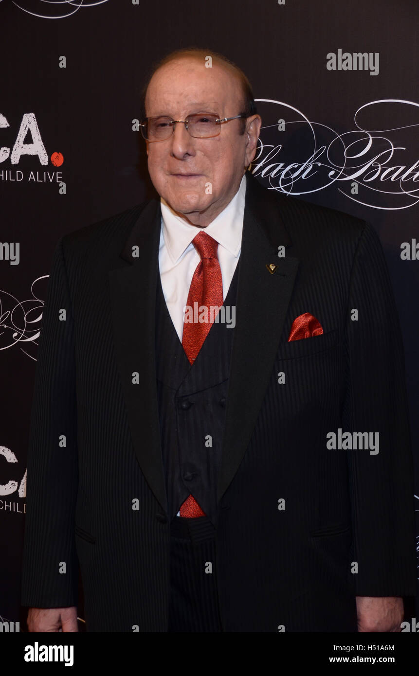 NEW YORK, NY - OCTOBER 19:Clive Davis attends the Keep a Child Alive's ...
