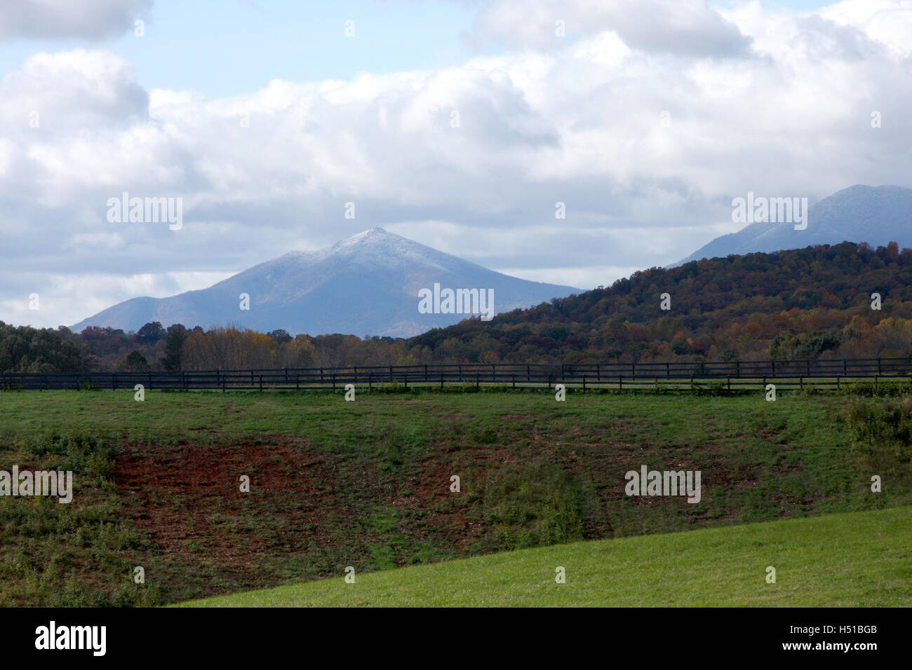 Sharp top mountain va hi-res stock photography and images - Alamy