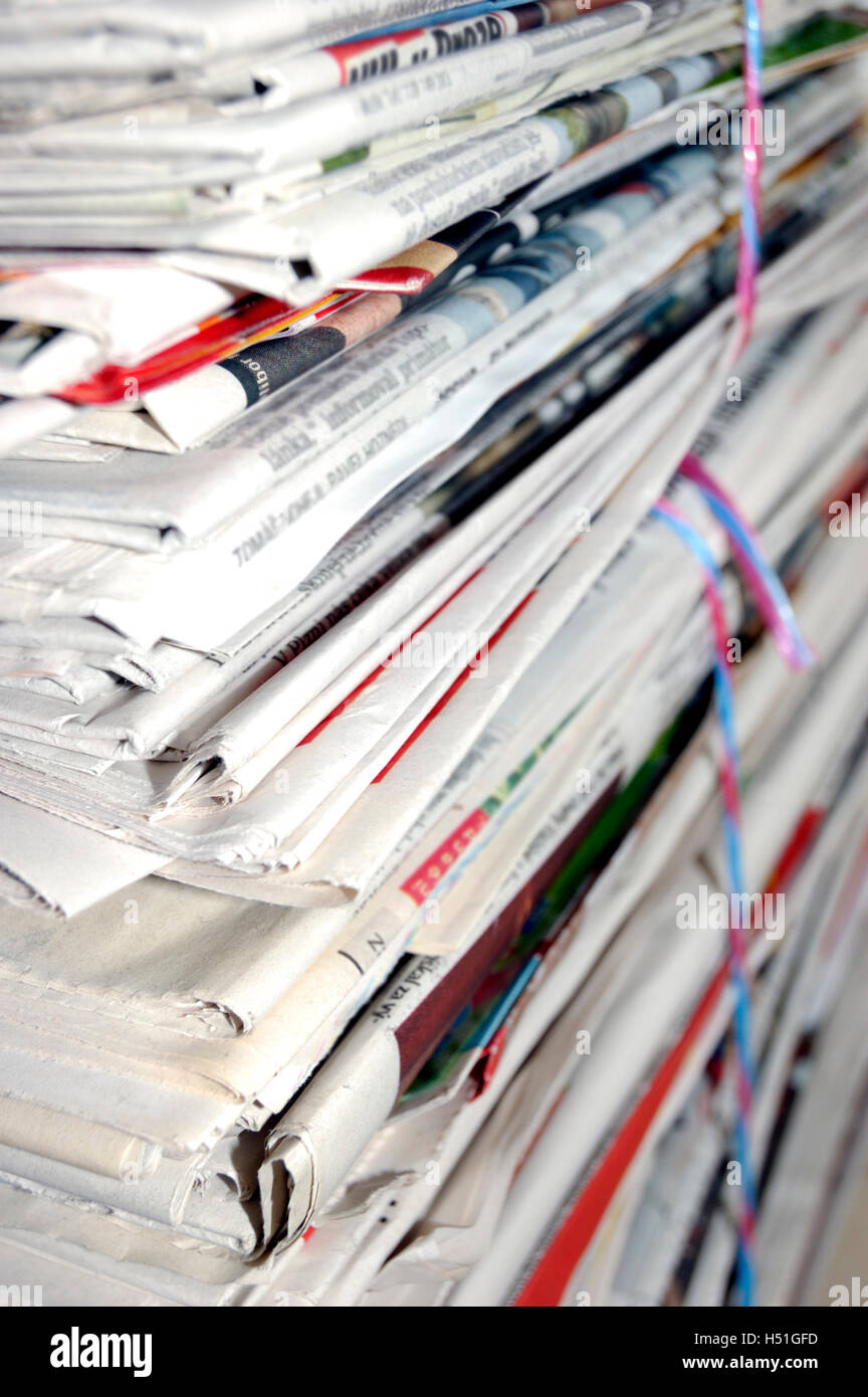 Recycling newspapers and magazines hi-res stock photography and images ...