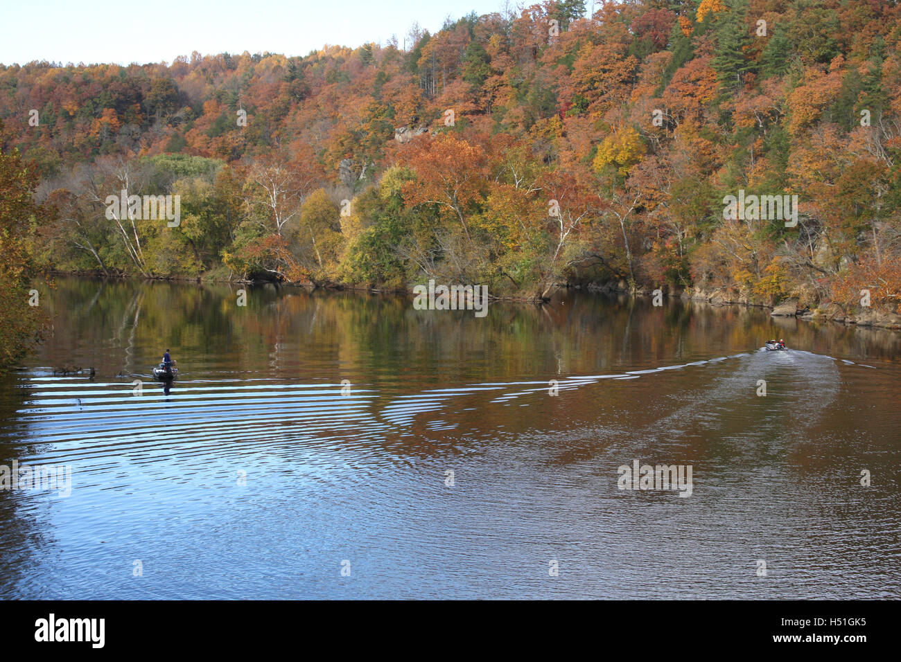 James River through the Blue Ridge Mountains, Virginia, USA, in autumn ...