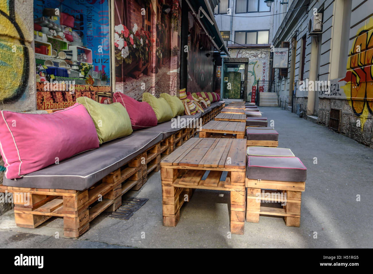 Street furniture hi-res stock photography and images - Alamy