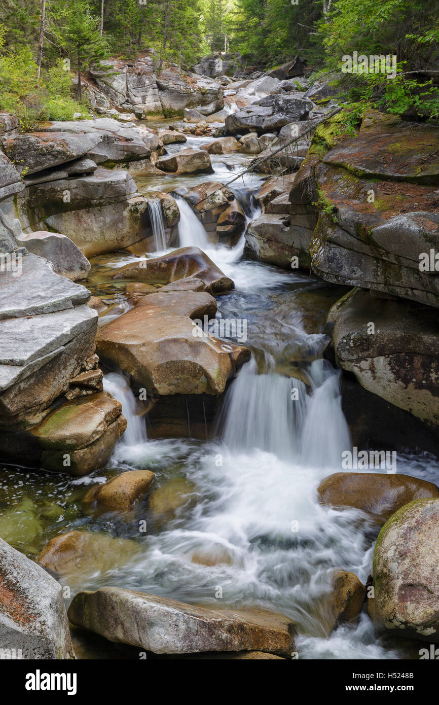 Falls on ammonoosuc river white mountain hi-res stock photography and ...