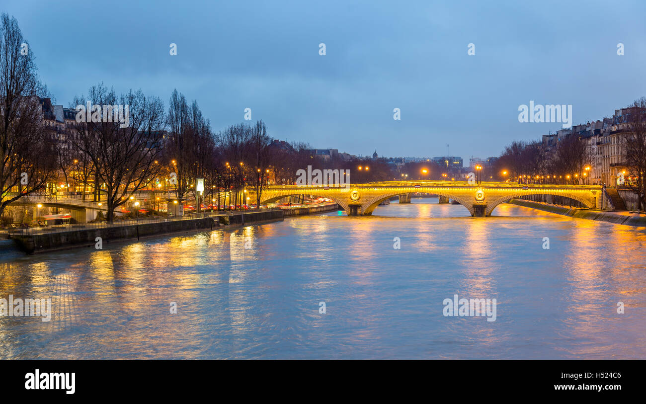 Pont louis philippe hi-res stock photography and images - Alamy