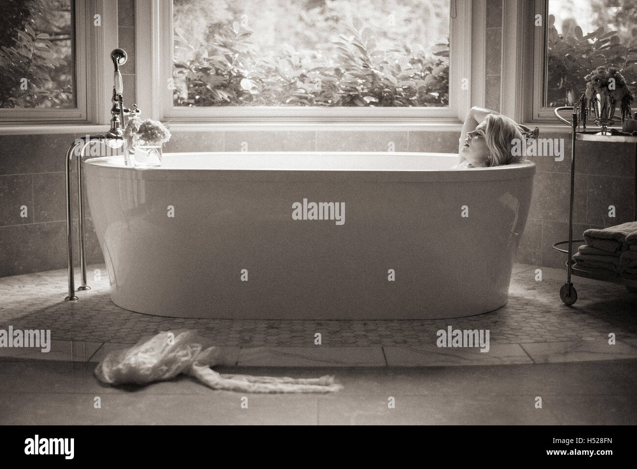 Free black woman female women hi-res stock photography and images - Alamy