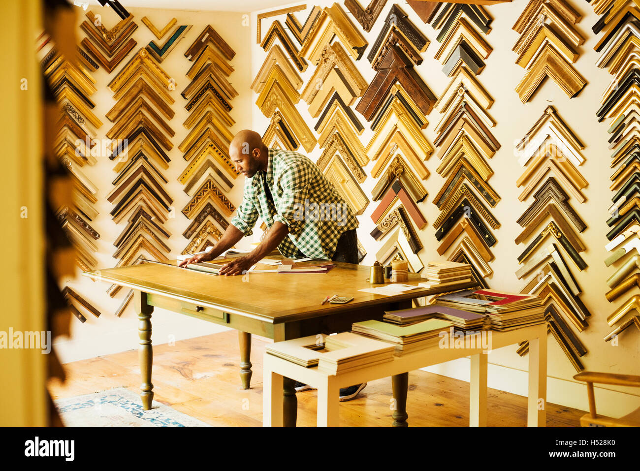 Large frames hi-res stock photography and images - Alamy