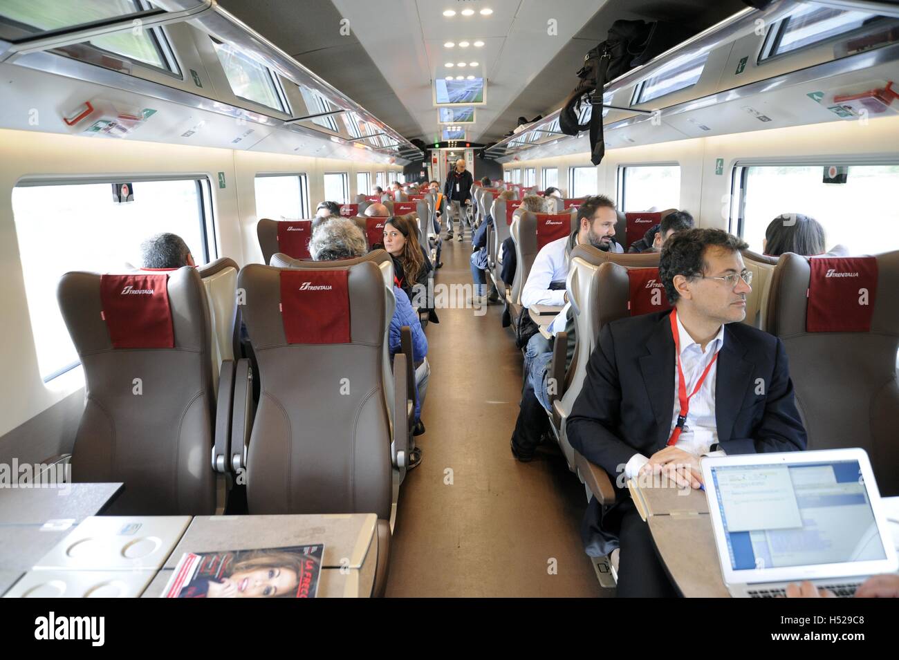 Interior italian eurostar train High Resolution Stock Photography and ...