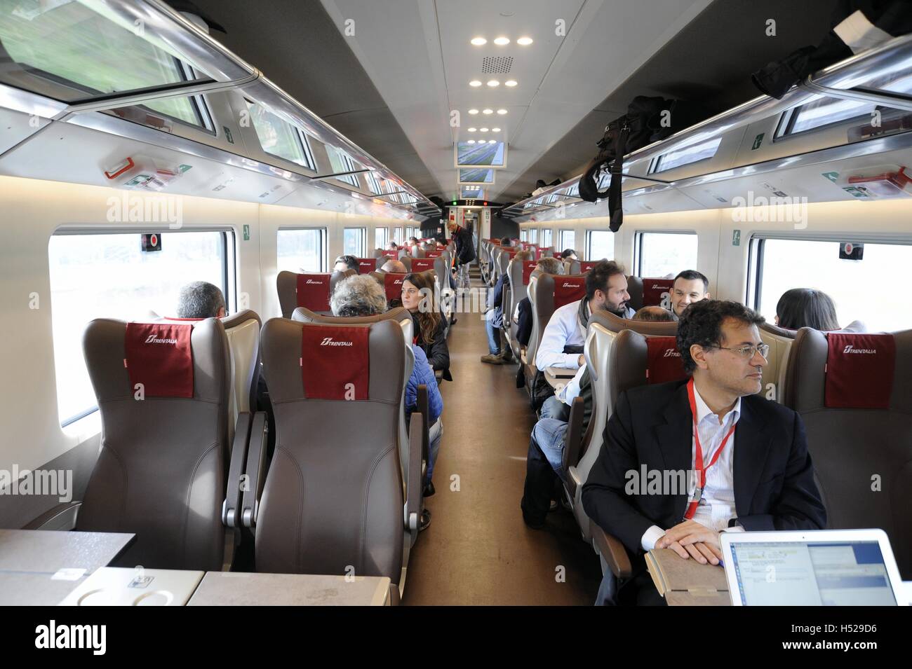 Interior italian eurostar train High Resolution Stock Photography and ...