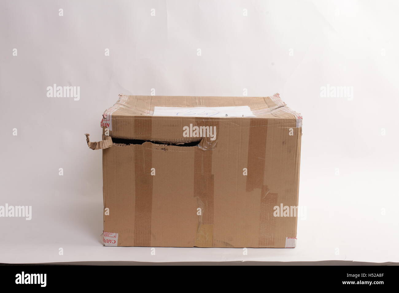 Fragile box hi-res stock photography and images - Alamy