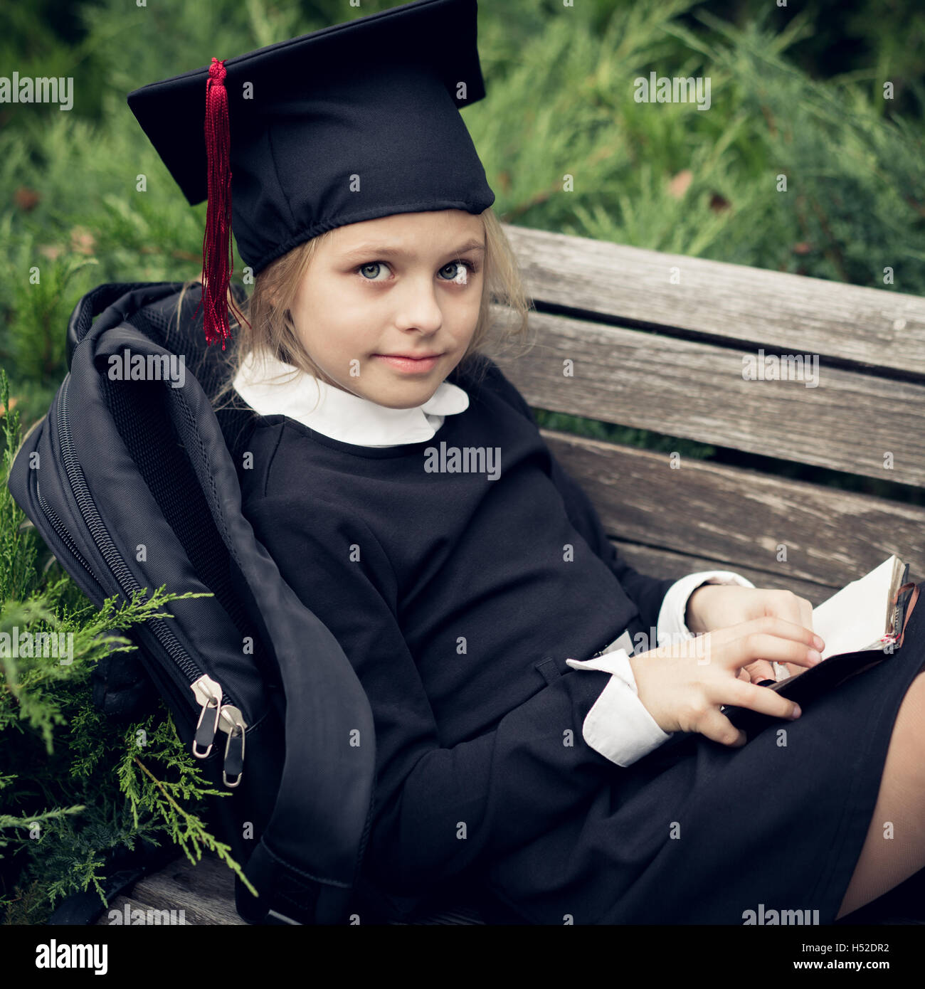 Graduation uniform hi-res stock photography and images - Alamy