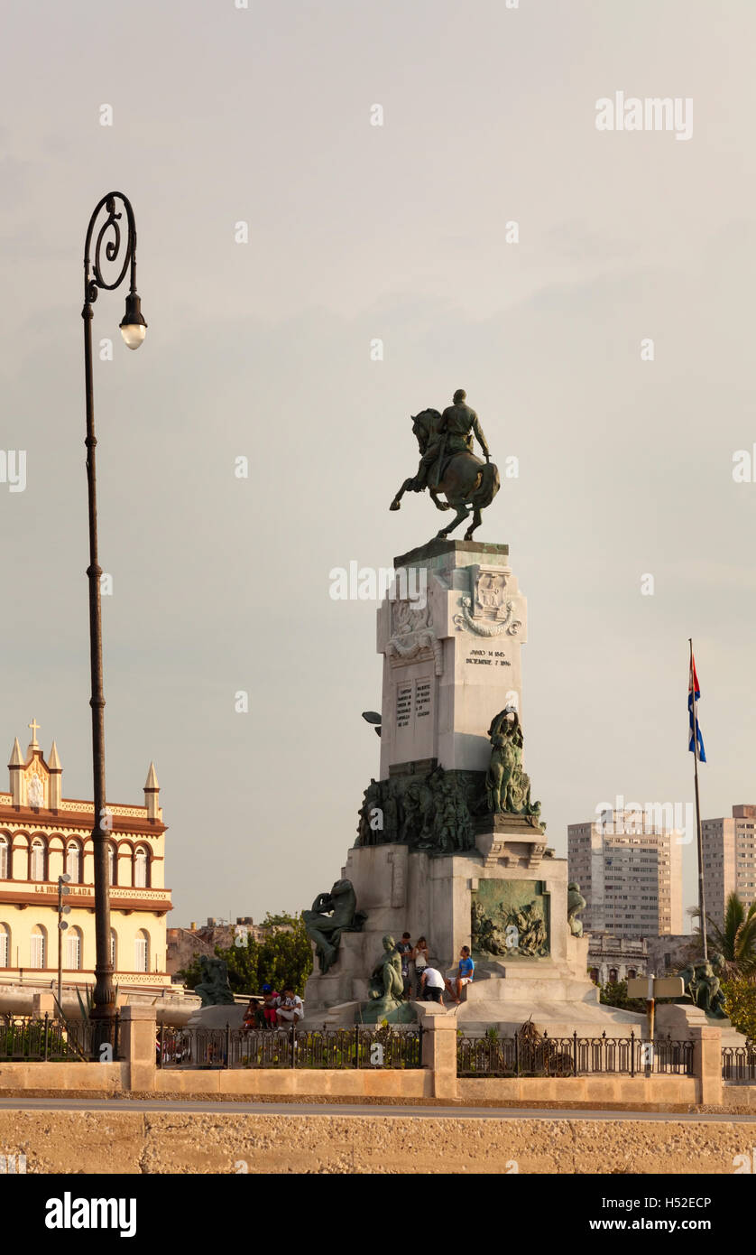 The Antonio Maceo statue at Parque Antonio Maceo in Central Havana ...