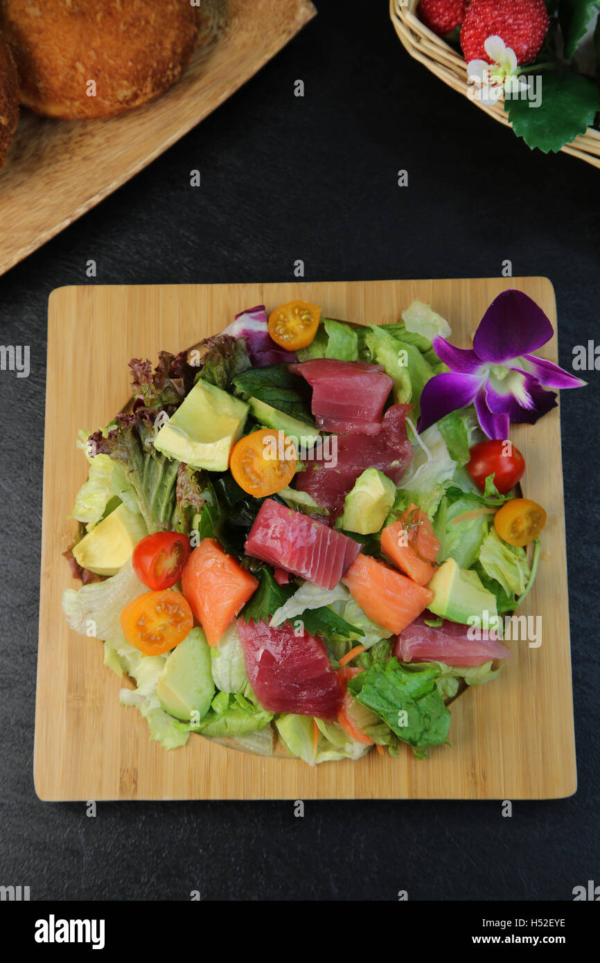 Poke(Hawaiian fish salad Stock Photo - Alamy