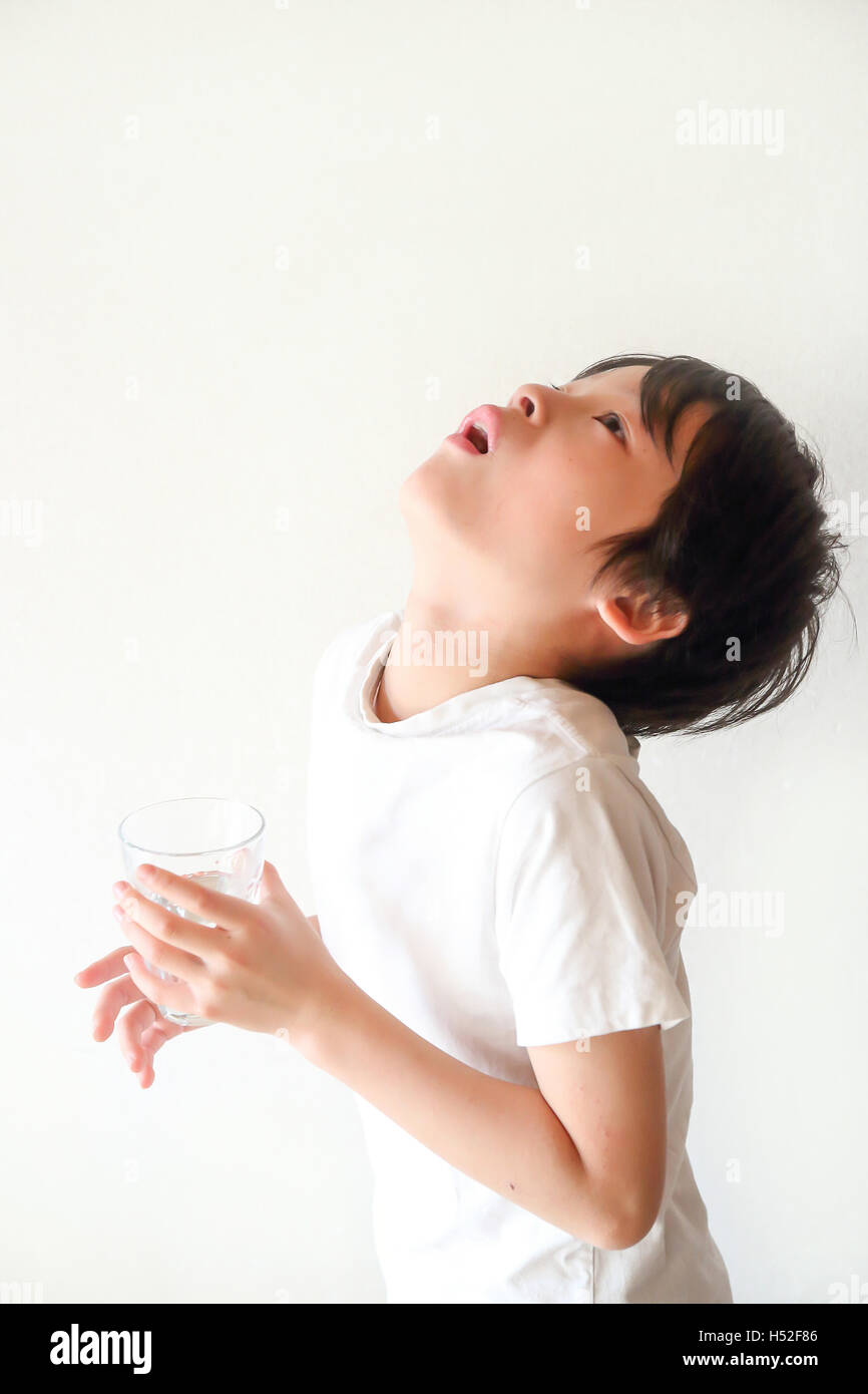 A child gargling Stock Photo - Alamy