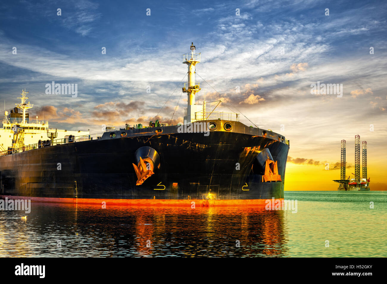 Oil tanker ship hi-res stock photography and images - Alamy