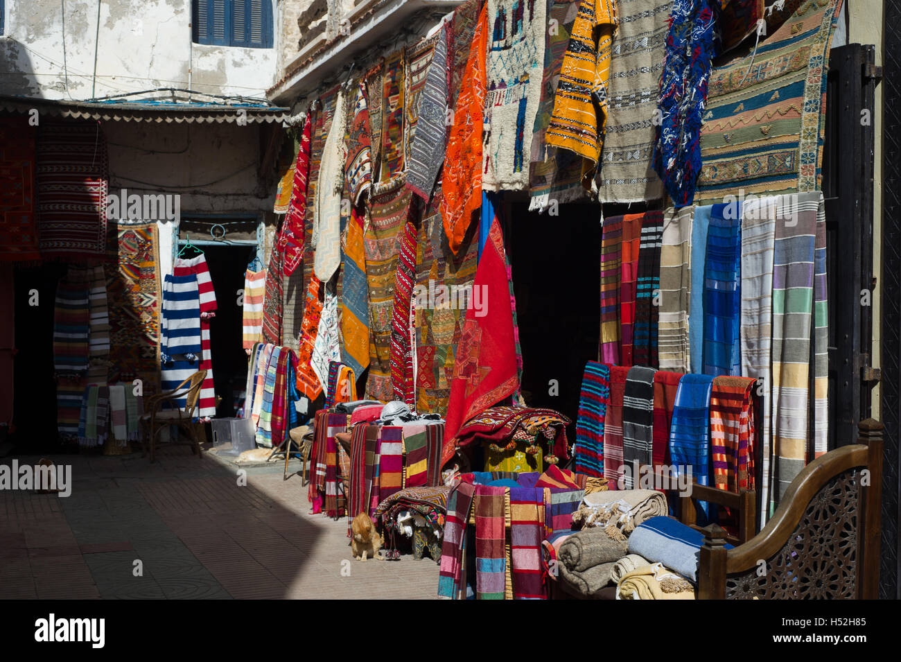 Traditional moroccan loom hi-res stock photography and images - Alamy