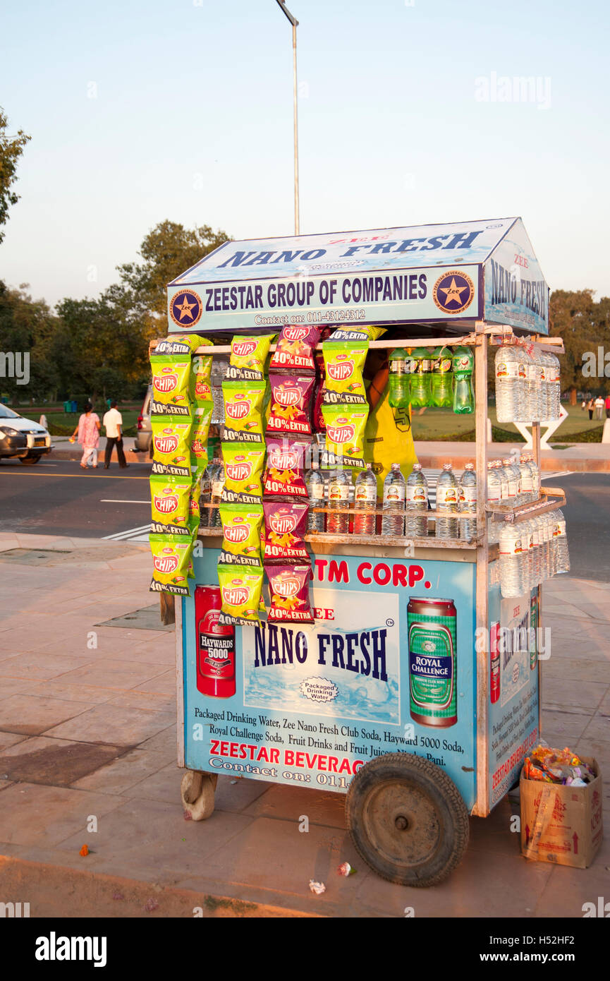 Mobile snack stand, India Gate, Delhi, India Stock Photo - Alamy