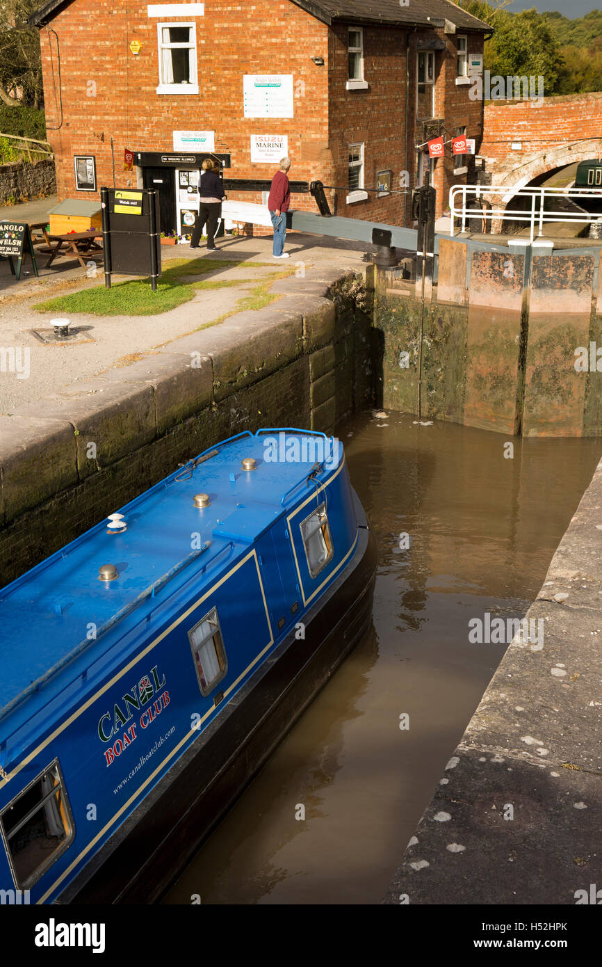UK, England, Cheshire, Bunbury, narrowboat in ‘staircase’ locks on ...