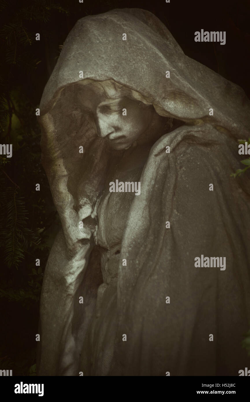 Hooded death hi-res stock photography and images - Alamy