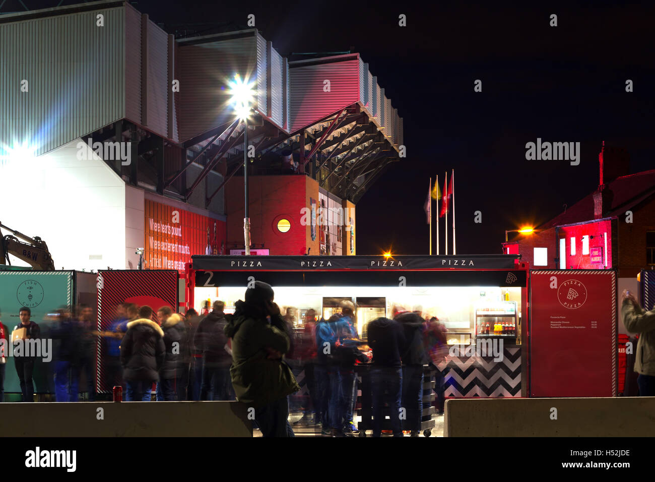 Anfield crowd High Resolution Stock Photography and Images - Alamy