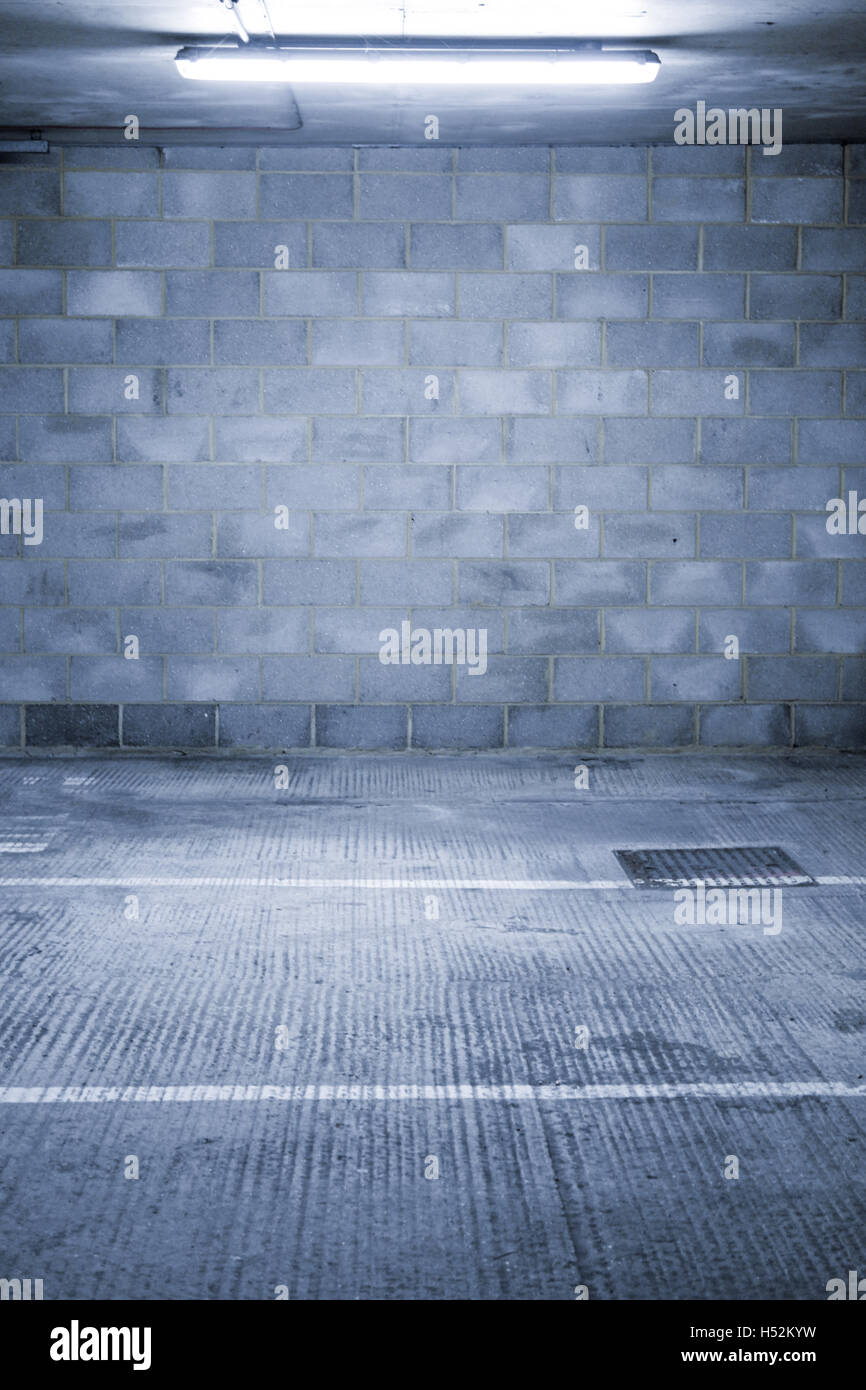 Lines Painted on Floor of Parking Garage Stock Photo - Alamy