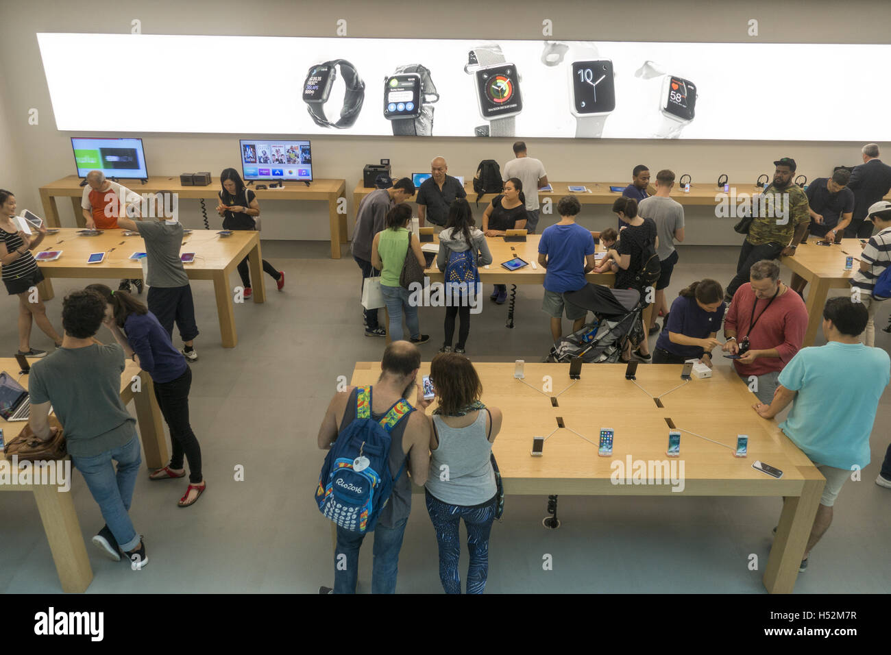 Inside the Apple Store in the SOHO neighborhood, Manhattan, NYC Stock ...