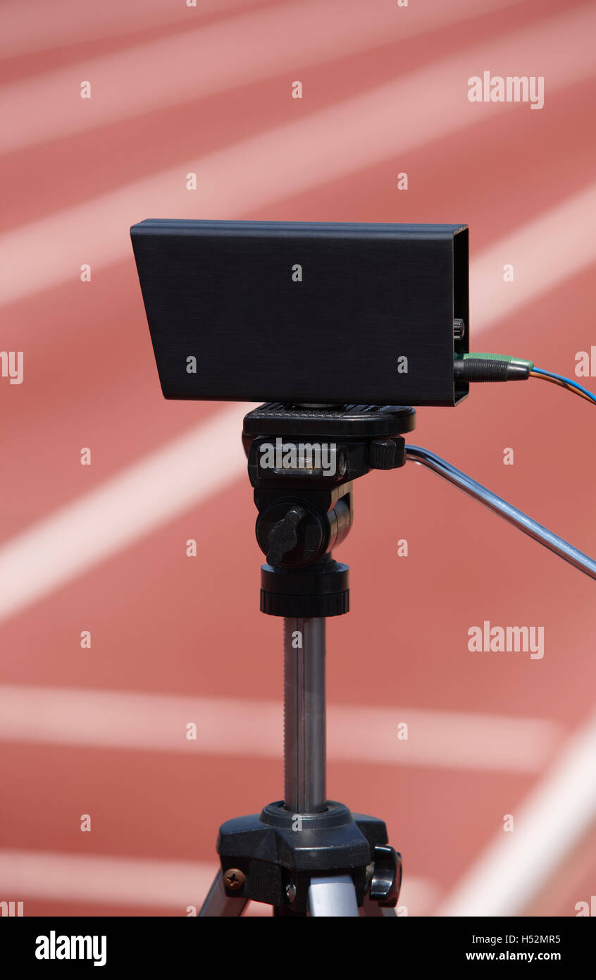 Athletic finish line photoelectric cell control device and running ...