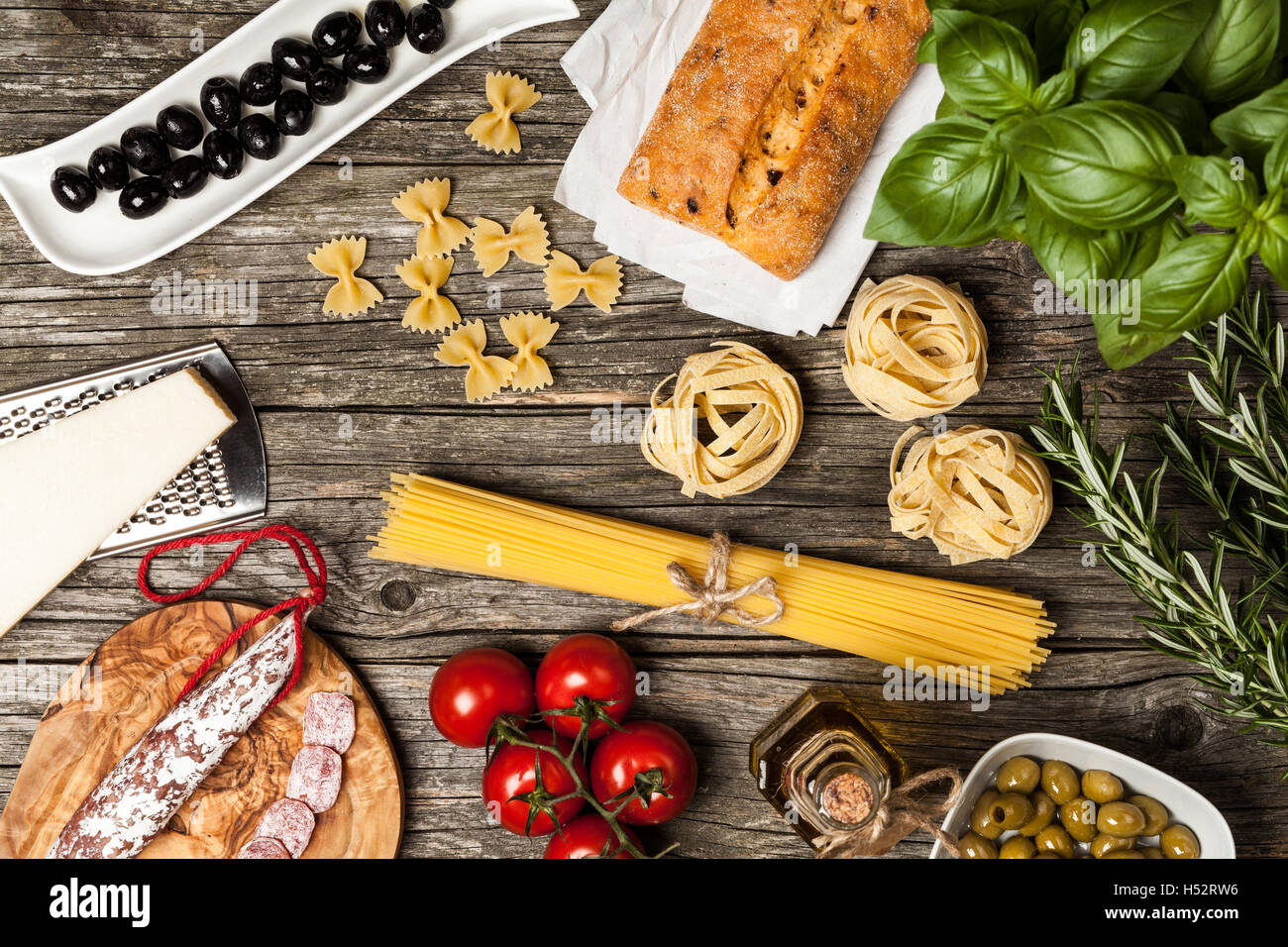 Italian food ingredients Stock Photo - Alamy