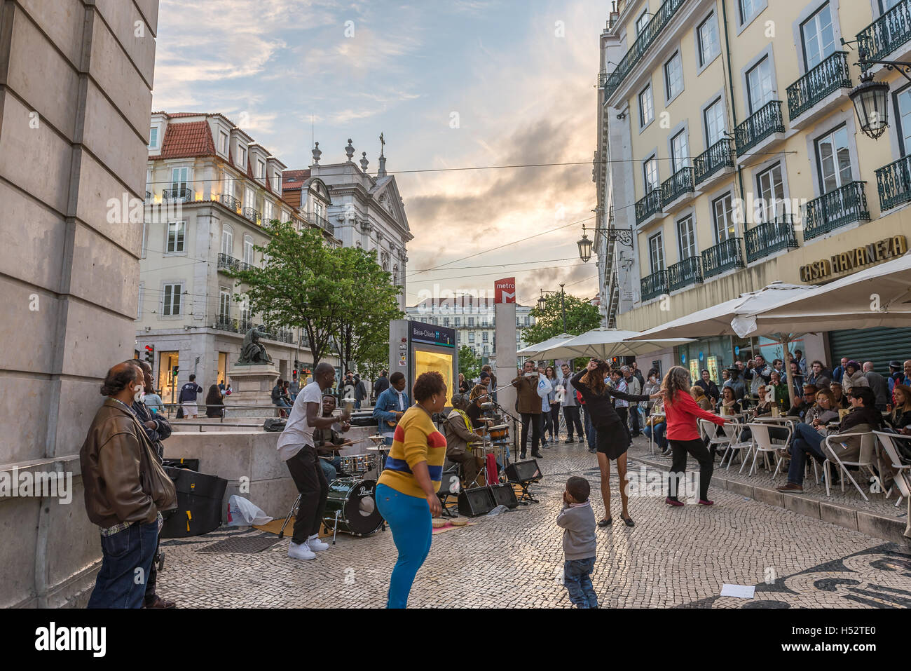 Pavement bass player hi-res stock photography and images - Alamy