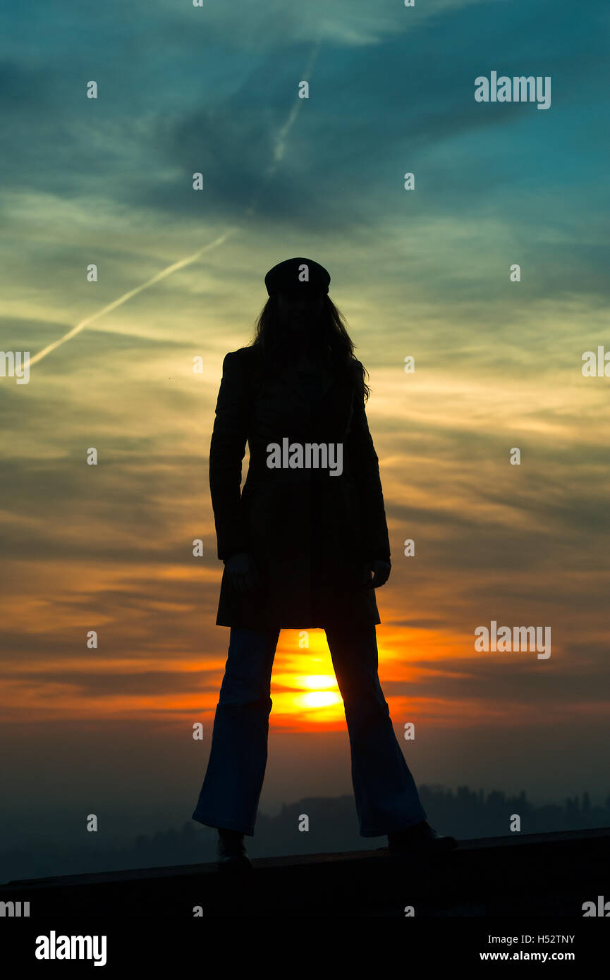 Sunshine between legs hi-res stock photography and images - Alamy