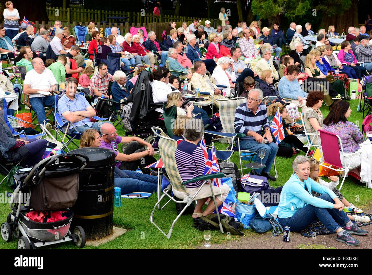 Audience members sitting hi-res stock photography and images - Alamy