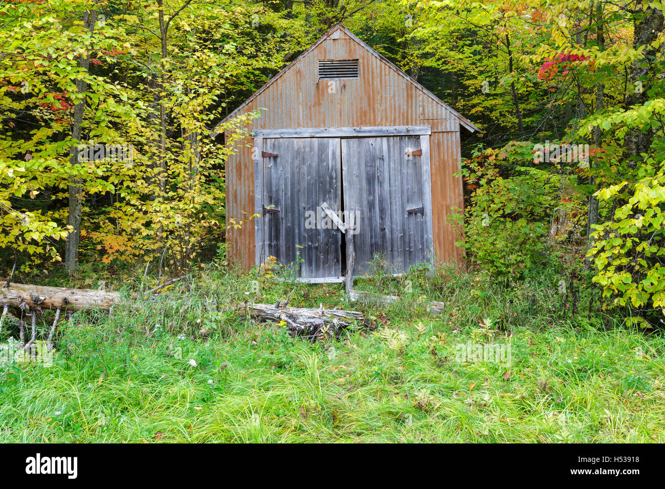 Old shed at the Fabyan Guard Station along the old Jefferson Turnpike ...