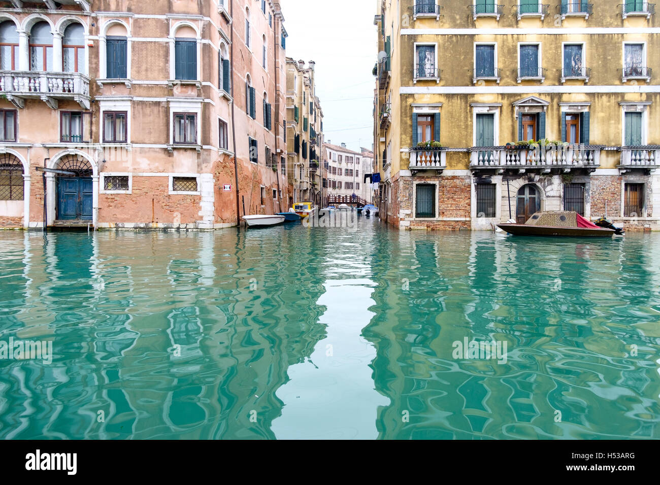 Attractive buildings venice hi-res stock photography and images - Alamy